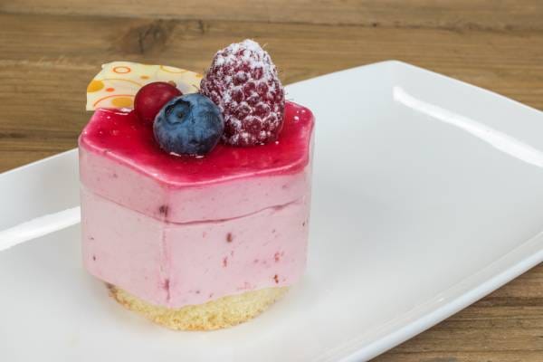Recette Bavarois fruits rouges, dacquoise à l'amande